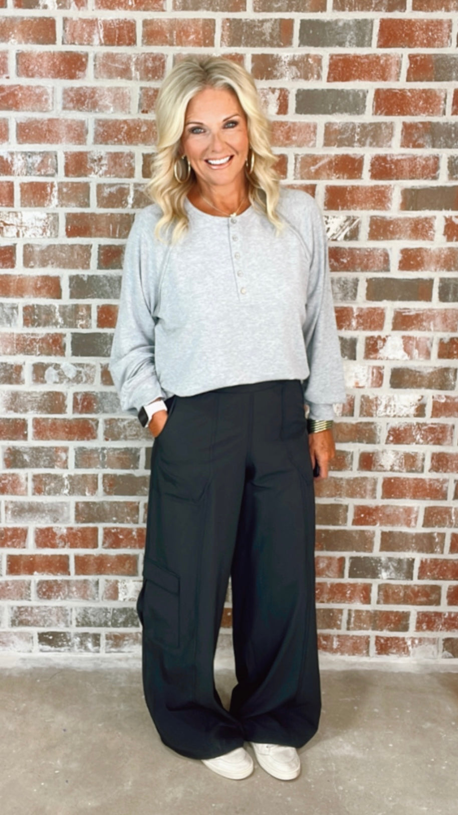 Z ABOUT TOWN TOP - GRAY – Holt & Company, LLC